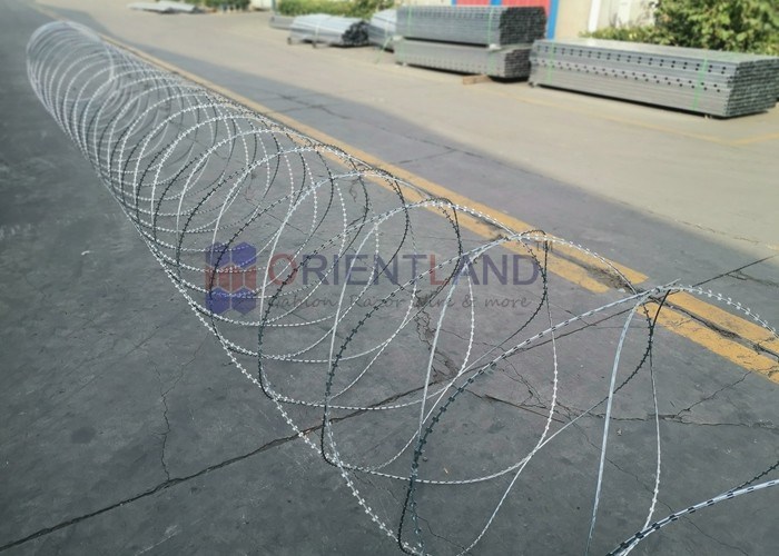 Anti Corrosive Galvanized Razor Wire / Ribbon Barbed Wire BTO11 BTO-22 ...