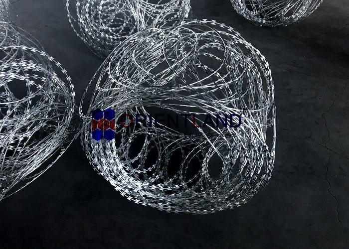 14-16m Flat Wrap Razor Wire Coils , Topping Flat Prison Razor Wire Barrier